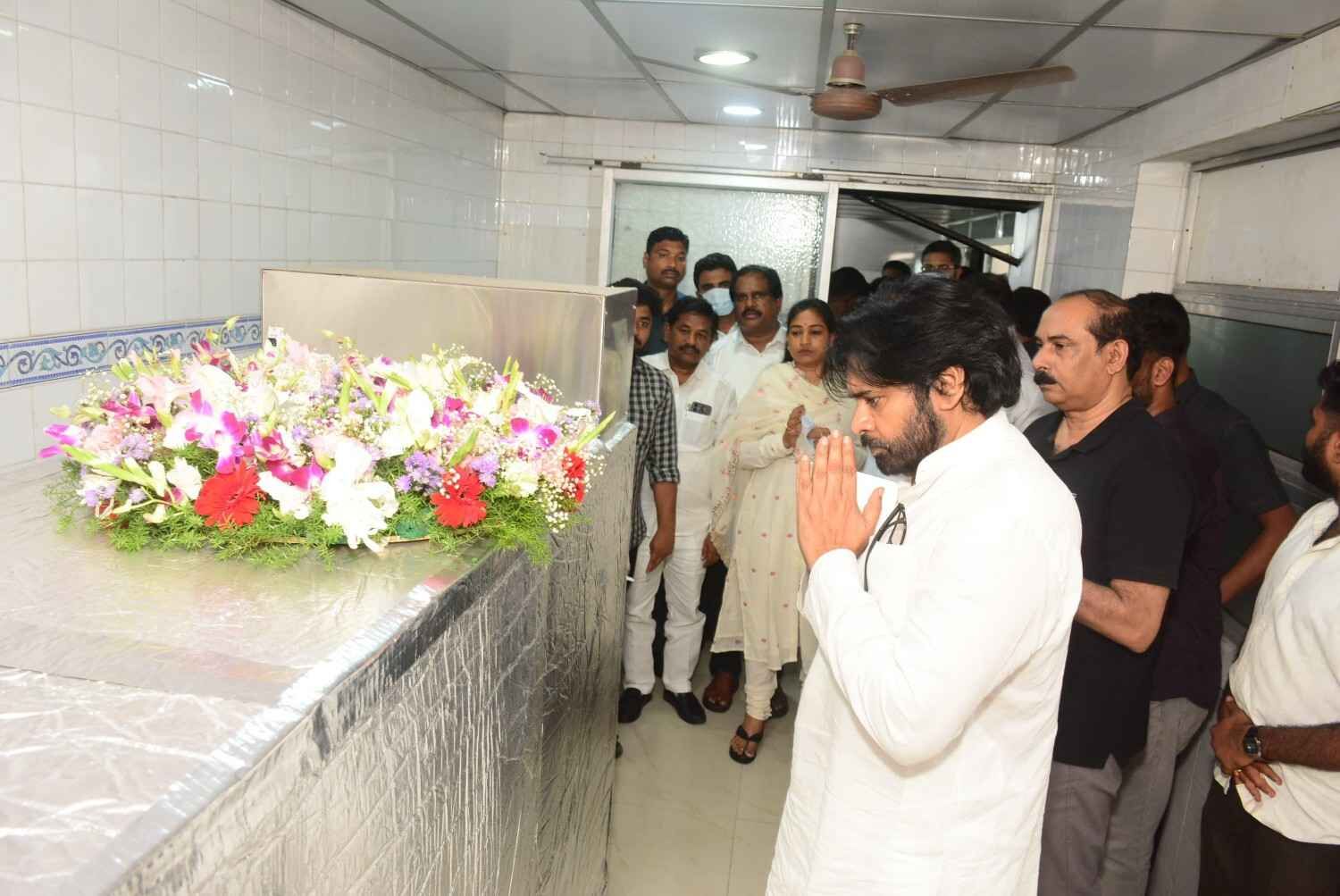 పహల్గాం ఉగ్ర దాడిపై పవన్ అసాధారణ సంయమనం, కారణం ఏమిటి? | firebrand Pawan ...