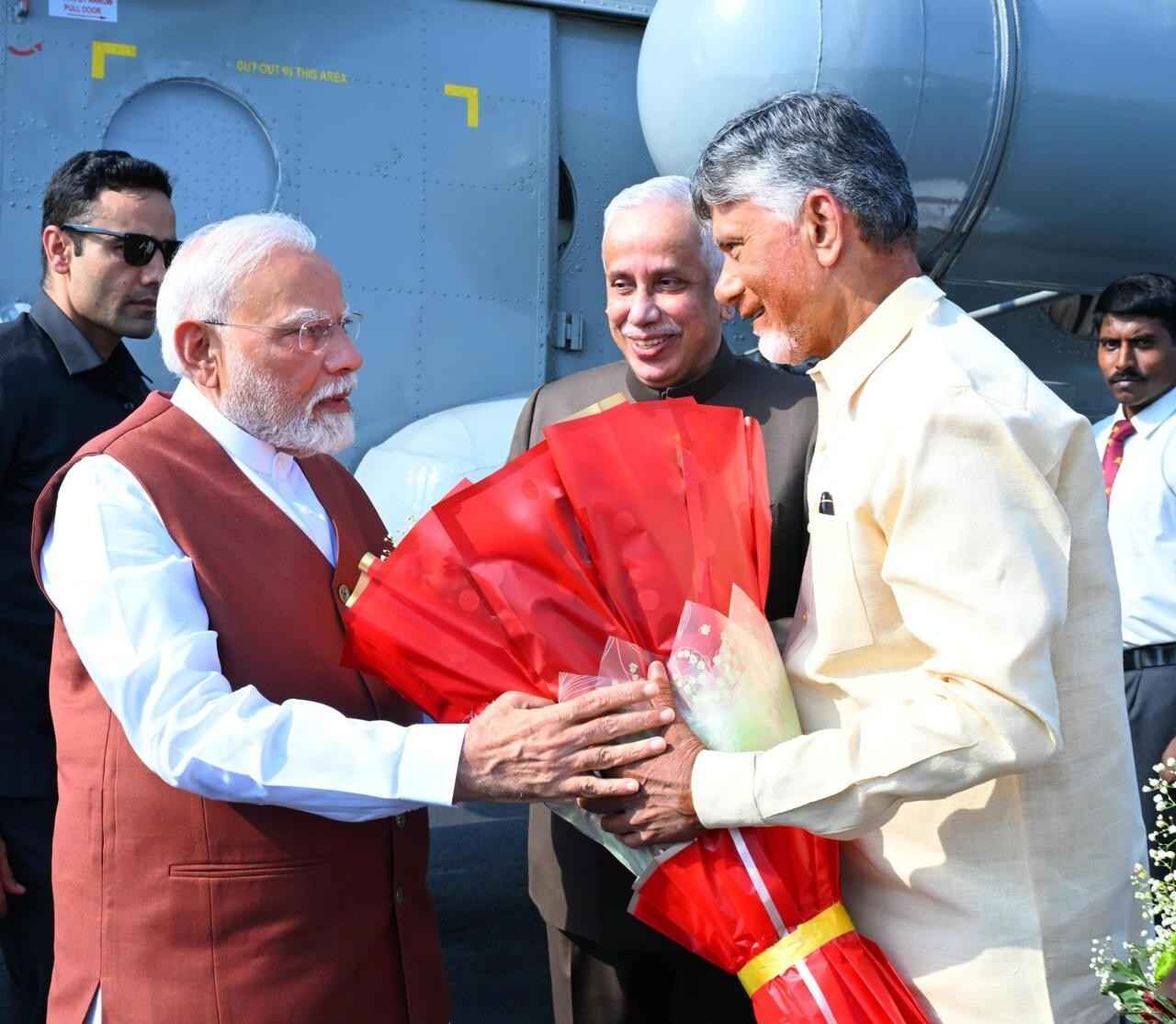 ఈ స్నేహ బంధము ఎంత ‘మధురము’... | The meaning of unusual bonhomie of Modi ...