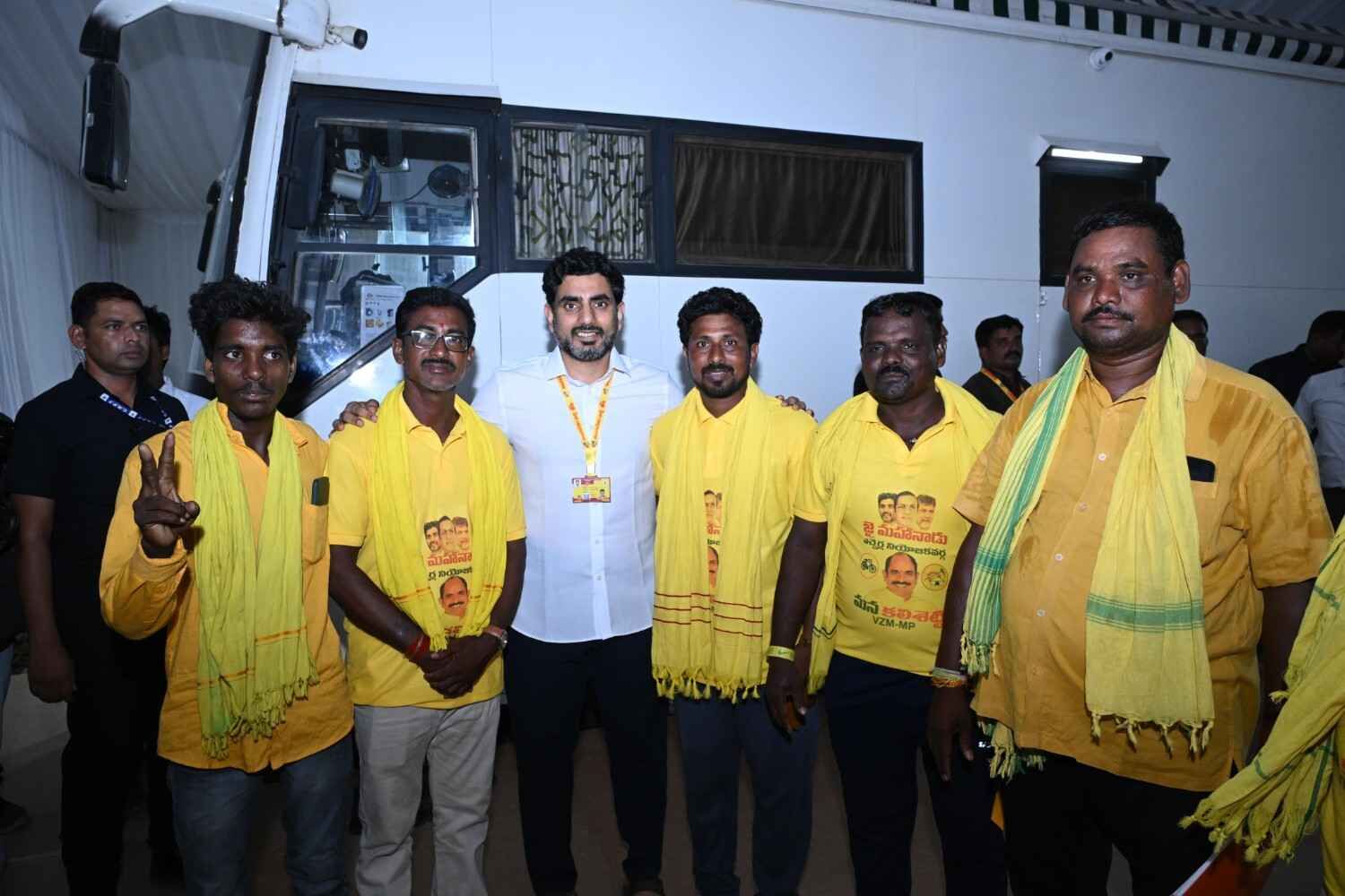 వైసిపి ఆపేసిన చోటు నుంచే సైకిల్ యాత్ర... | North Andhra TDP workers ...